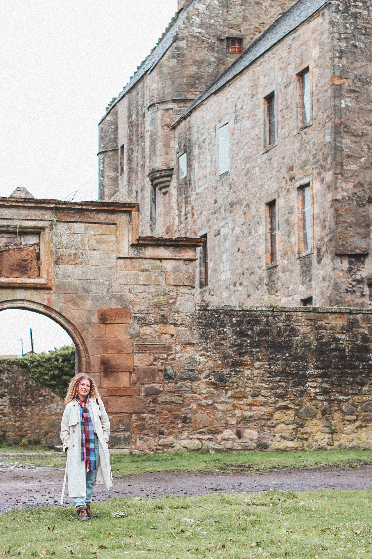 Where is Lallybroch? How to See Midhope Castle - hannah, here and there