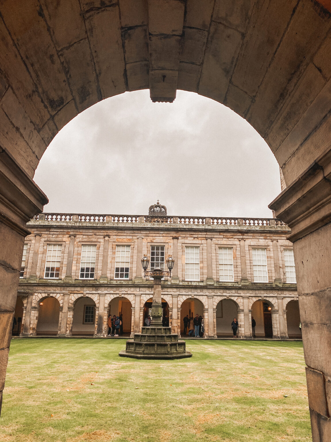 Where is Lallybroch? How to See Midhope Castle - hannah, here and there